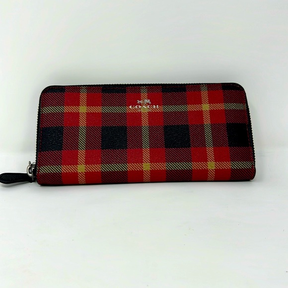 Coach | Bags | Coach 55933 Qblb Accordion Zip Wallet In Riley Plaid ...